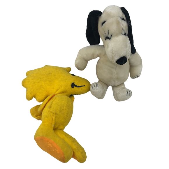 United Features Syndicate | Toys | Vintage Lot 2 Peanuts Yellow ...